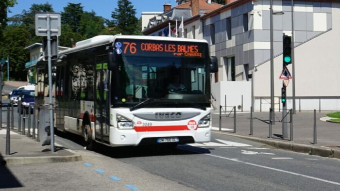 Ligne de Bus 76 par TCL (Décines Grand Large – Corbas les Balmes ...